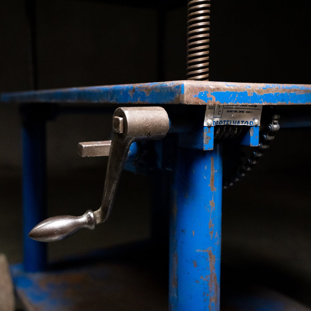 1940 PORTELVATOR Industrial adjustable crank table